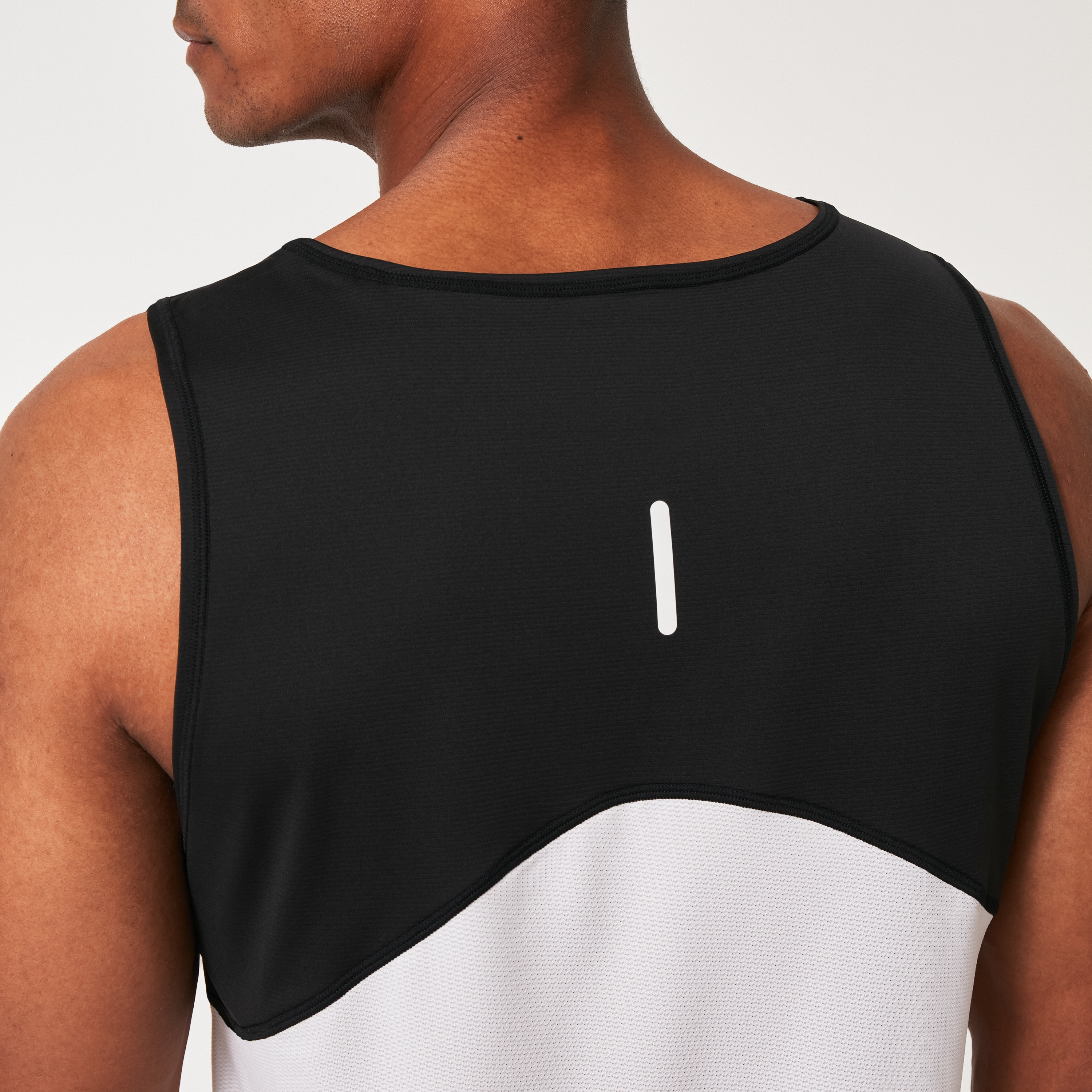 Oakley Pursuit Lite Tank in Blackout | Oakley® US