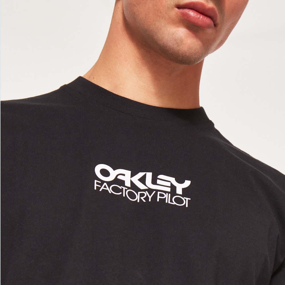 Oakley Everyday Factory Pilot Tee - Blackout | Oakley® EU
