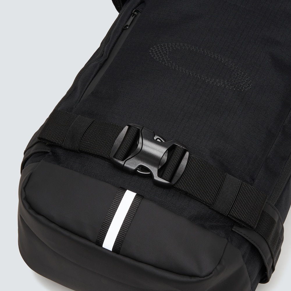 Oakley Peak Rc 18L Backpack - Blackout | Oakley® US
