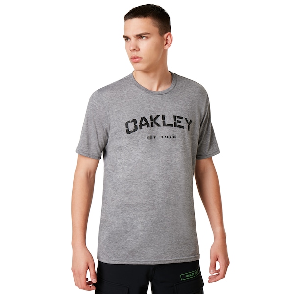 Shop Oakley Tank Tops & T-Shirts | Oakley® US