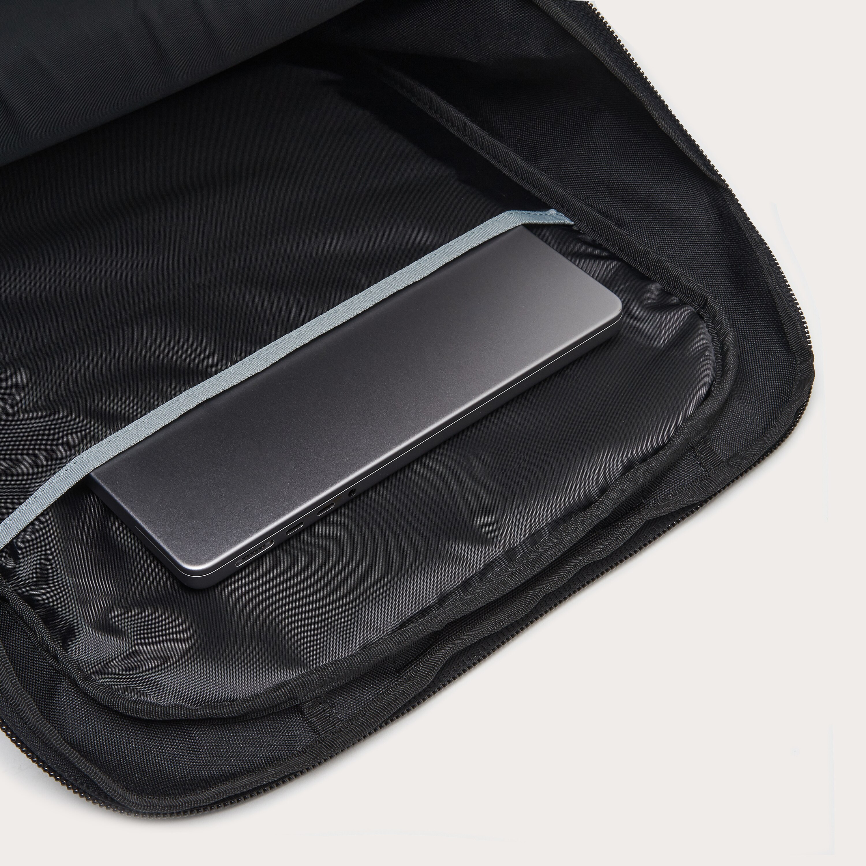 Oakley Enhance Backpack Xl 7.0 Fw - Black/Black | Oakley® 日本