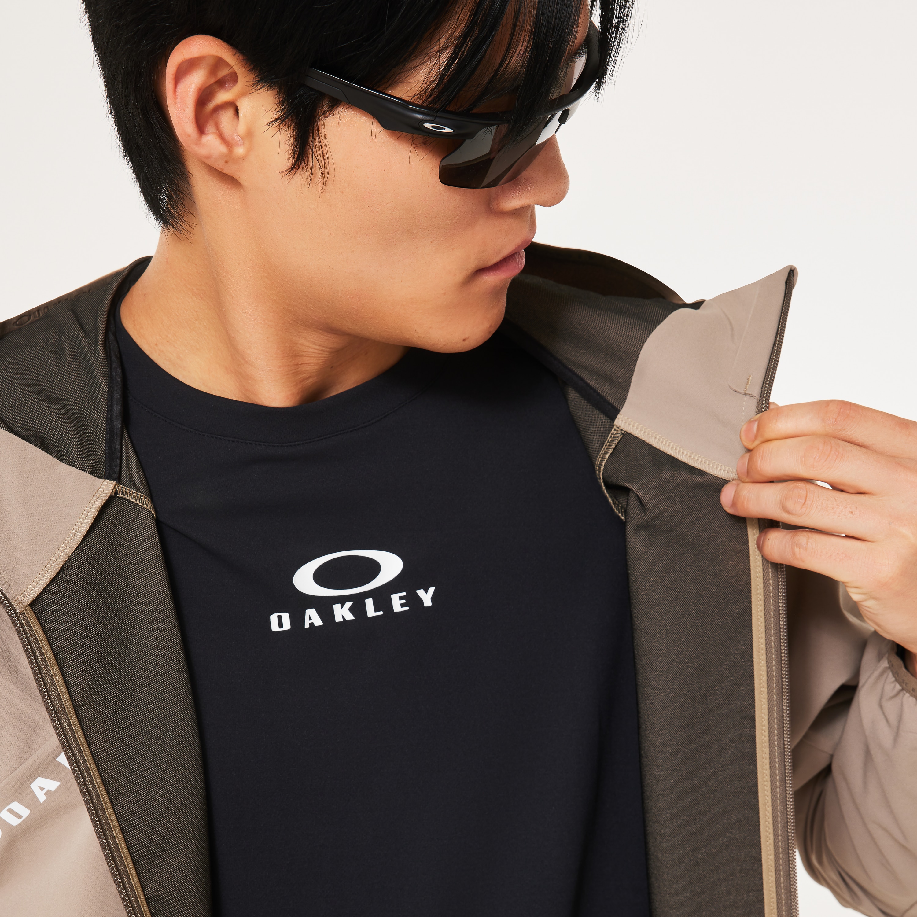 Oakley Enhance Tech Dryshell Jacket 1.0 - Pebble | Oakley® 日本