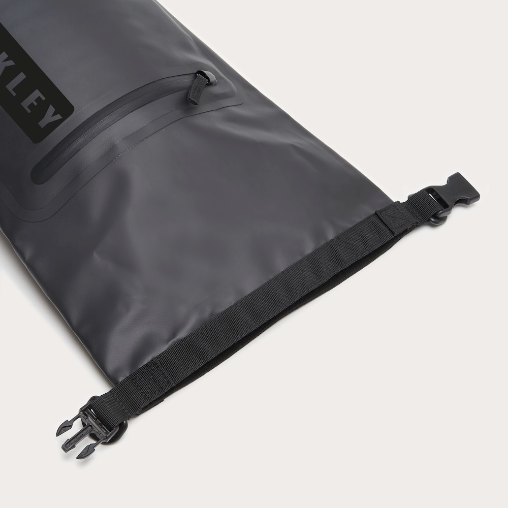 Oakley Barrel 10L Dry Bag in Blackout | Oakley® US