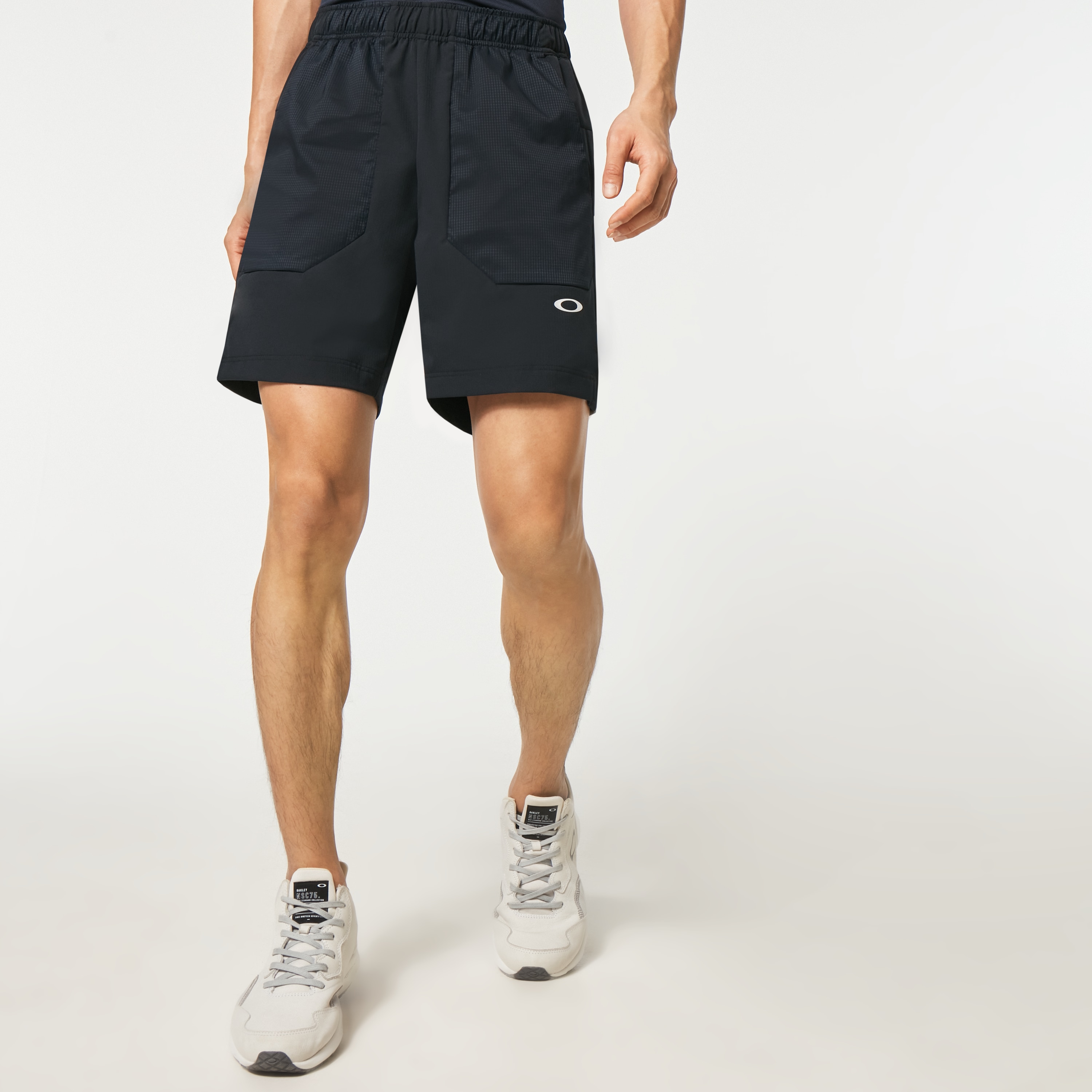 Oakley Enhance Woven Shorts 7Inch 12.0 - Blackout | Oakley® JP
