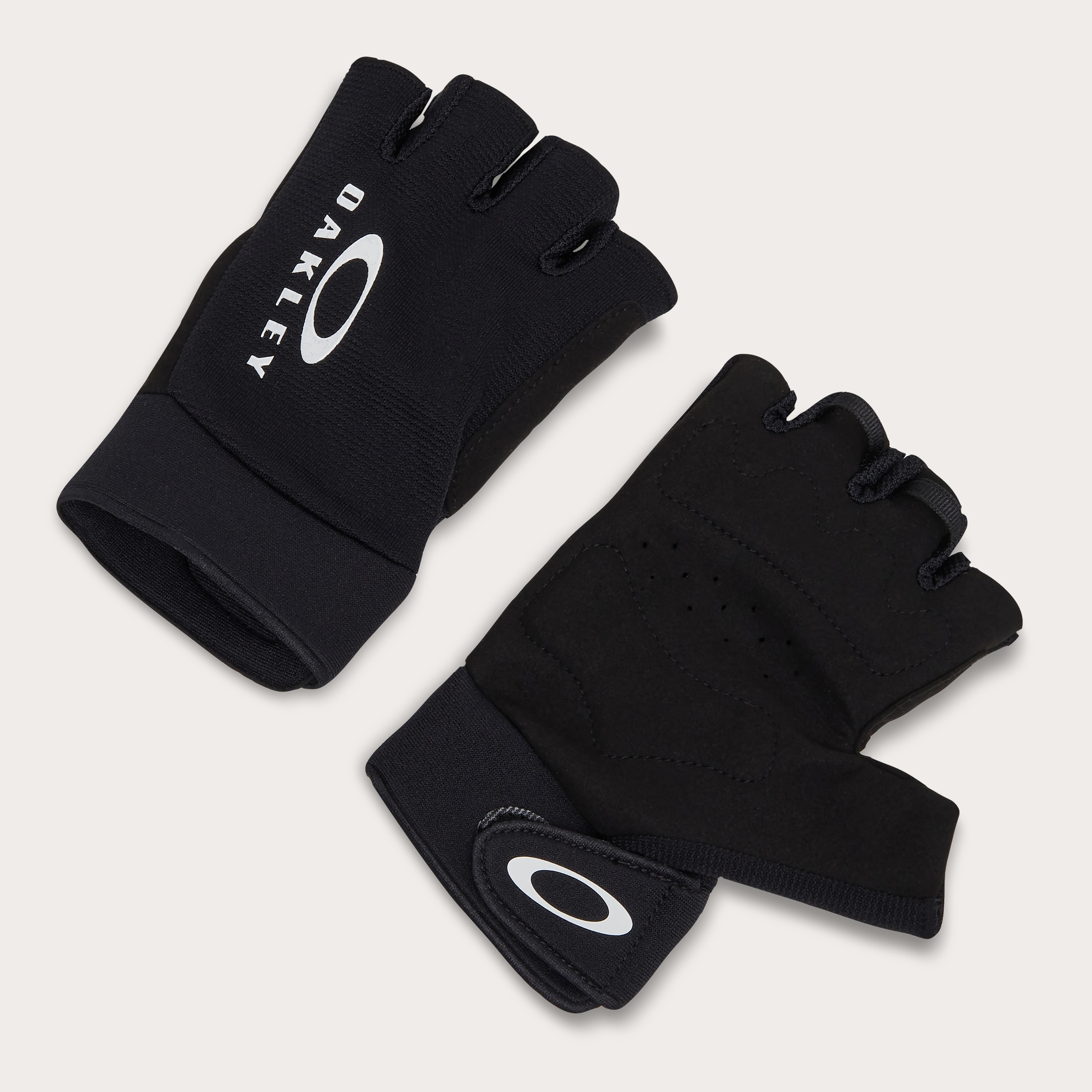 Oakley W. Seeker Fingerless Glove - Blackout | Oakley® US