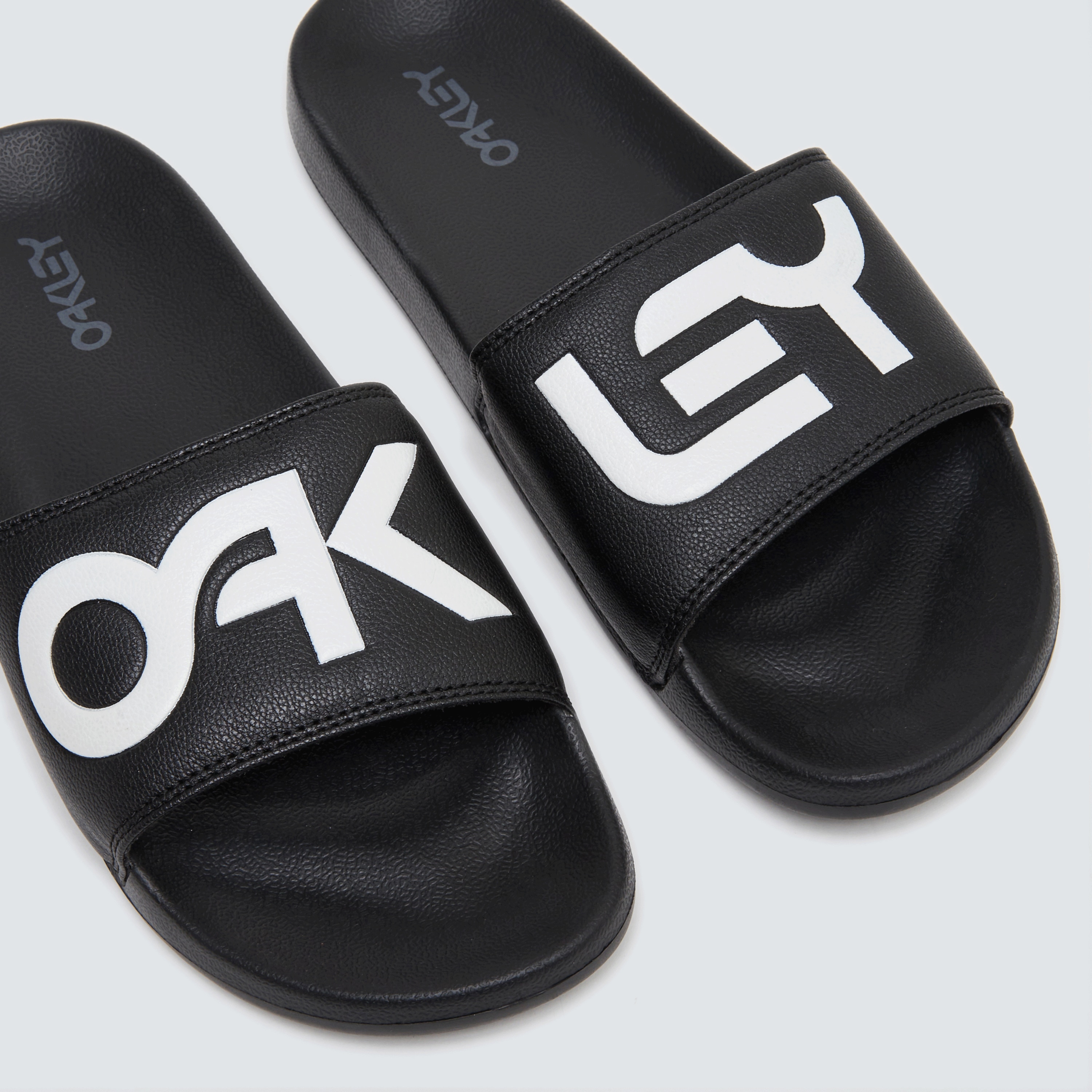 Oakley Oakley B1B Slide 2.0 - Blackout - FOF100424-02E | Oakley® 日本