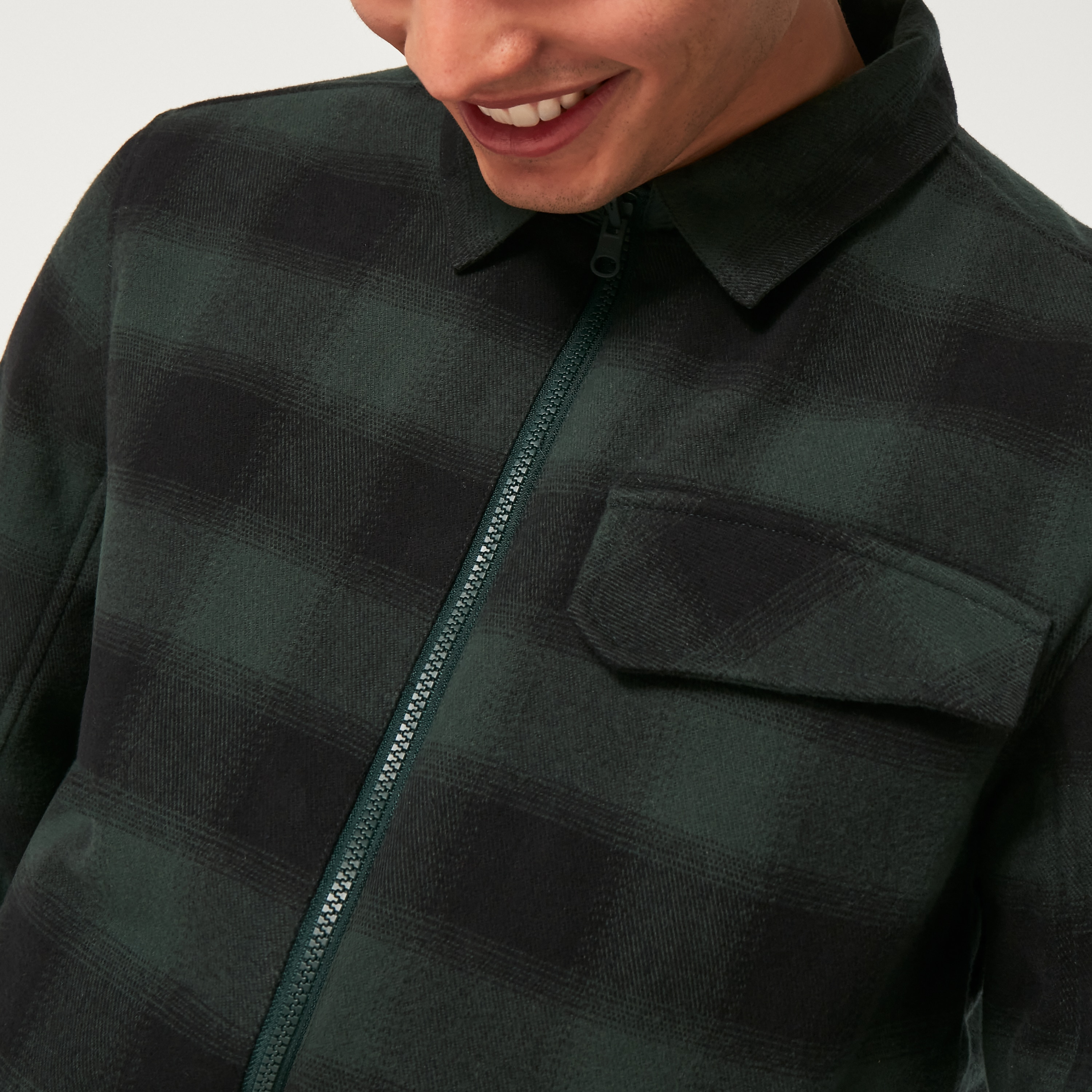 Oakley Alpine Plaid Reversible Jacket - Hunter Green | Oakley® US