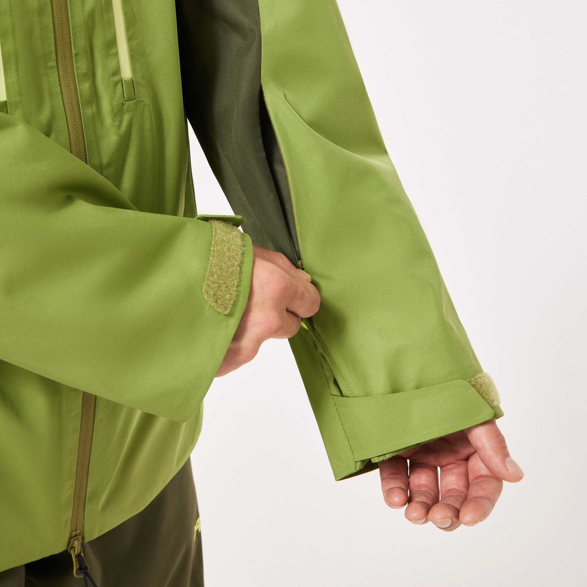 Oakley Tc Camber Reduct Shell Jacket - Fern | Oakley® US