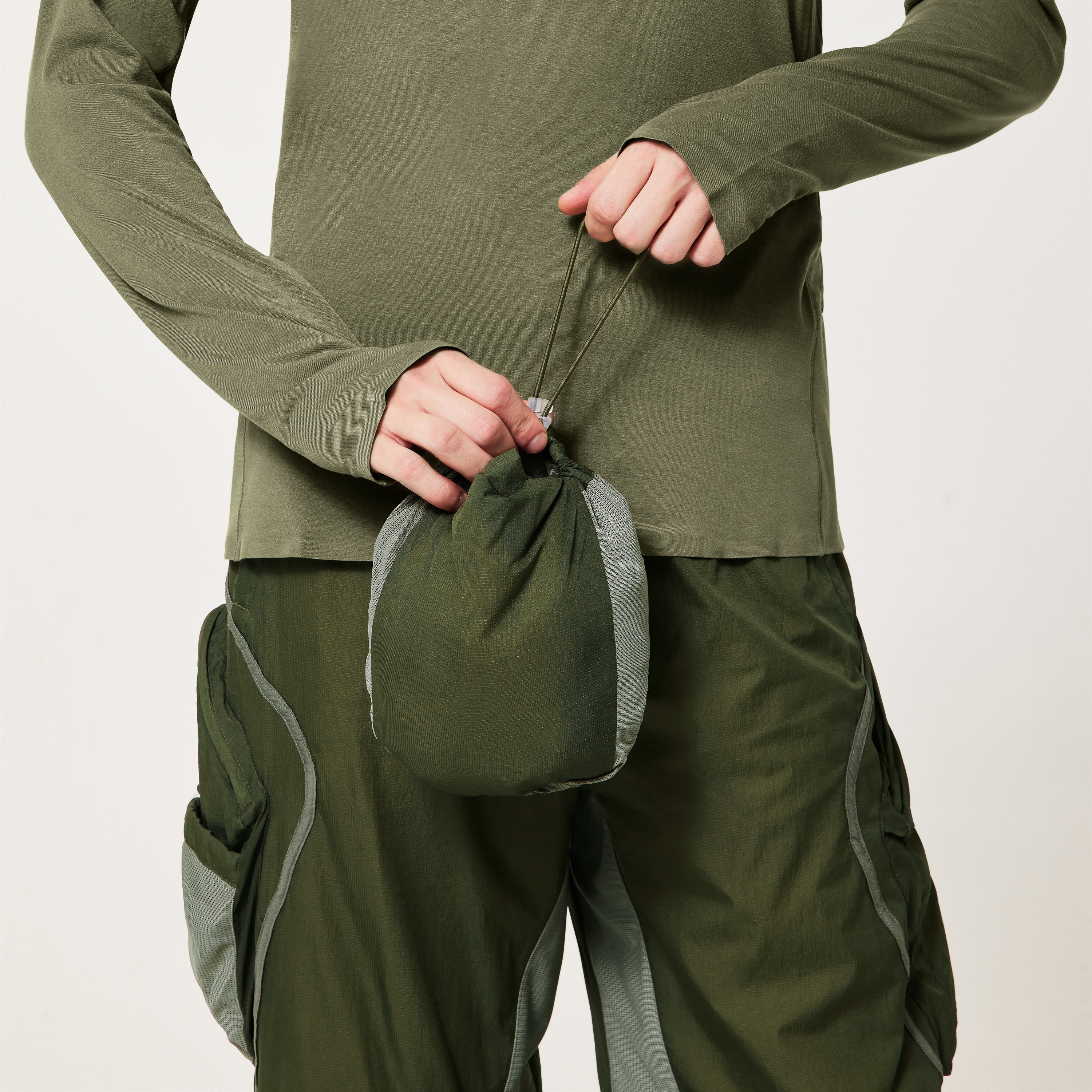 Oakley Latitude Flight Wind Jacket - Army Green | Oakley® GB