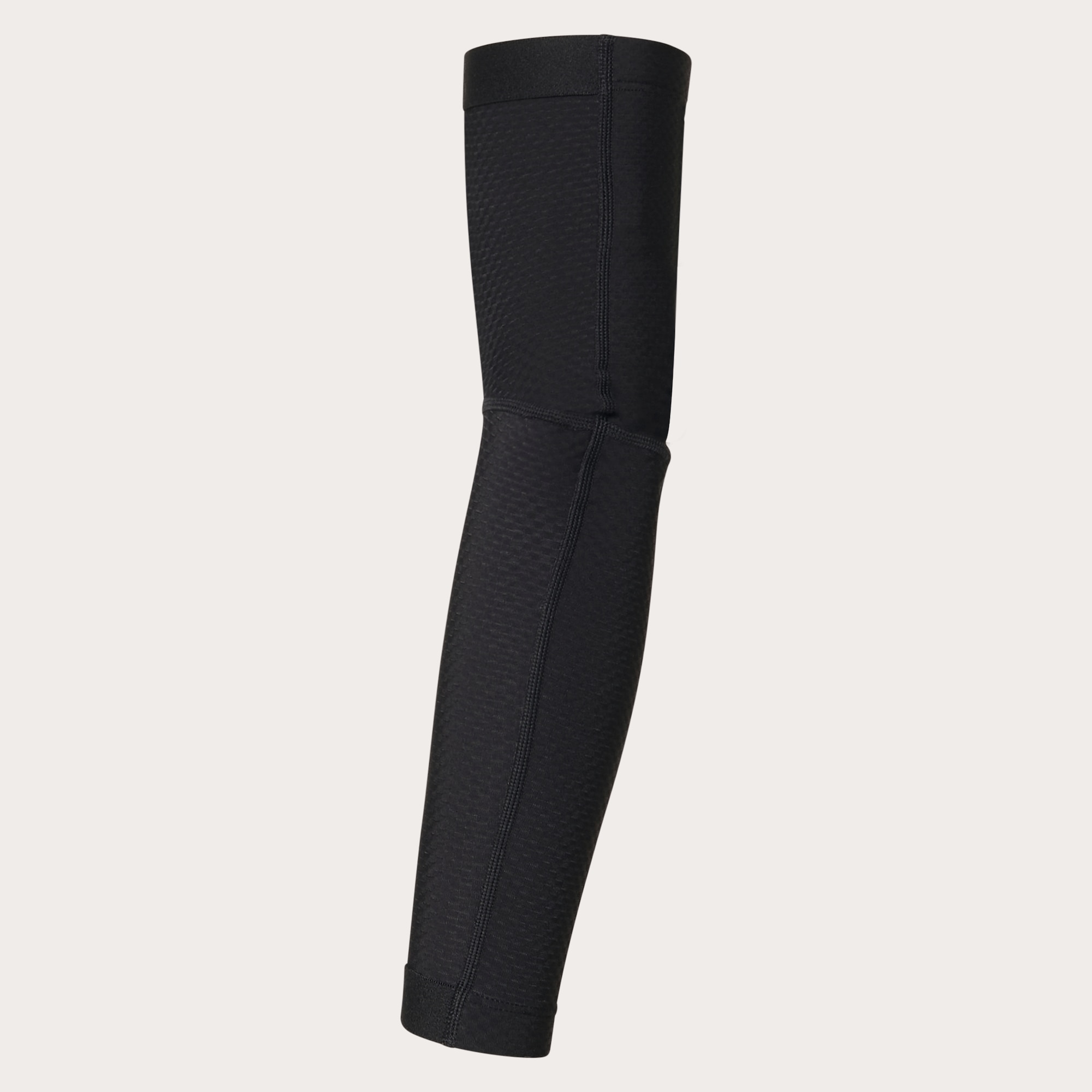 Oakley Clima Arm Warmer in Blackout | Oakley® US