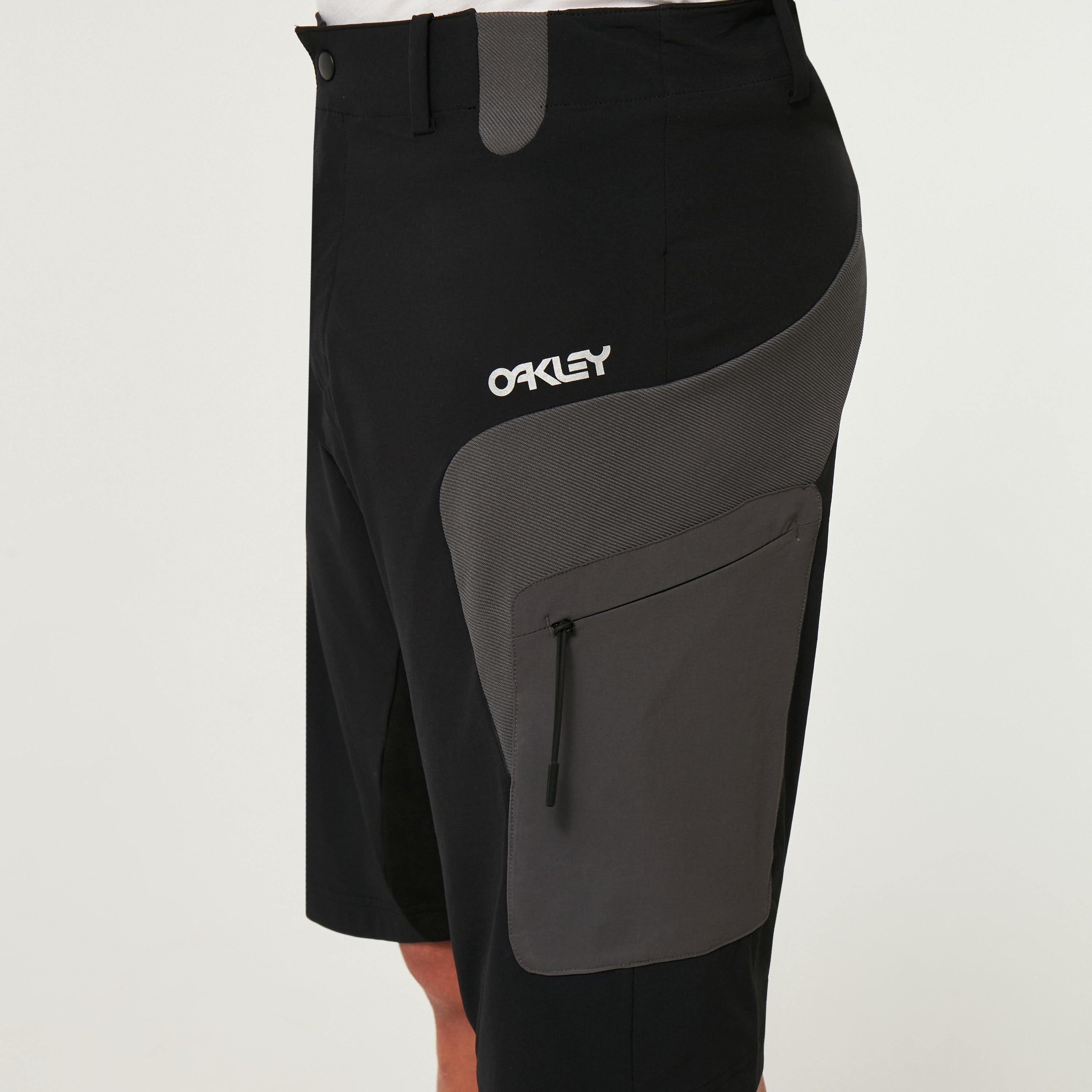Oakley Maven Mtb Cargo Short - Blackout | Oakley® EU