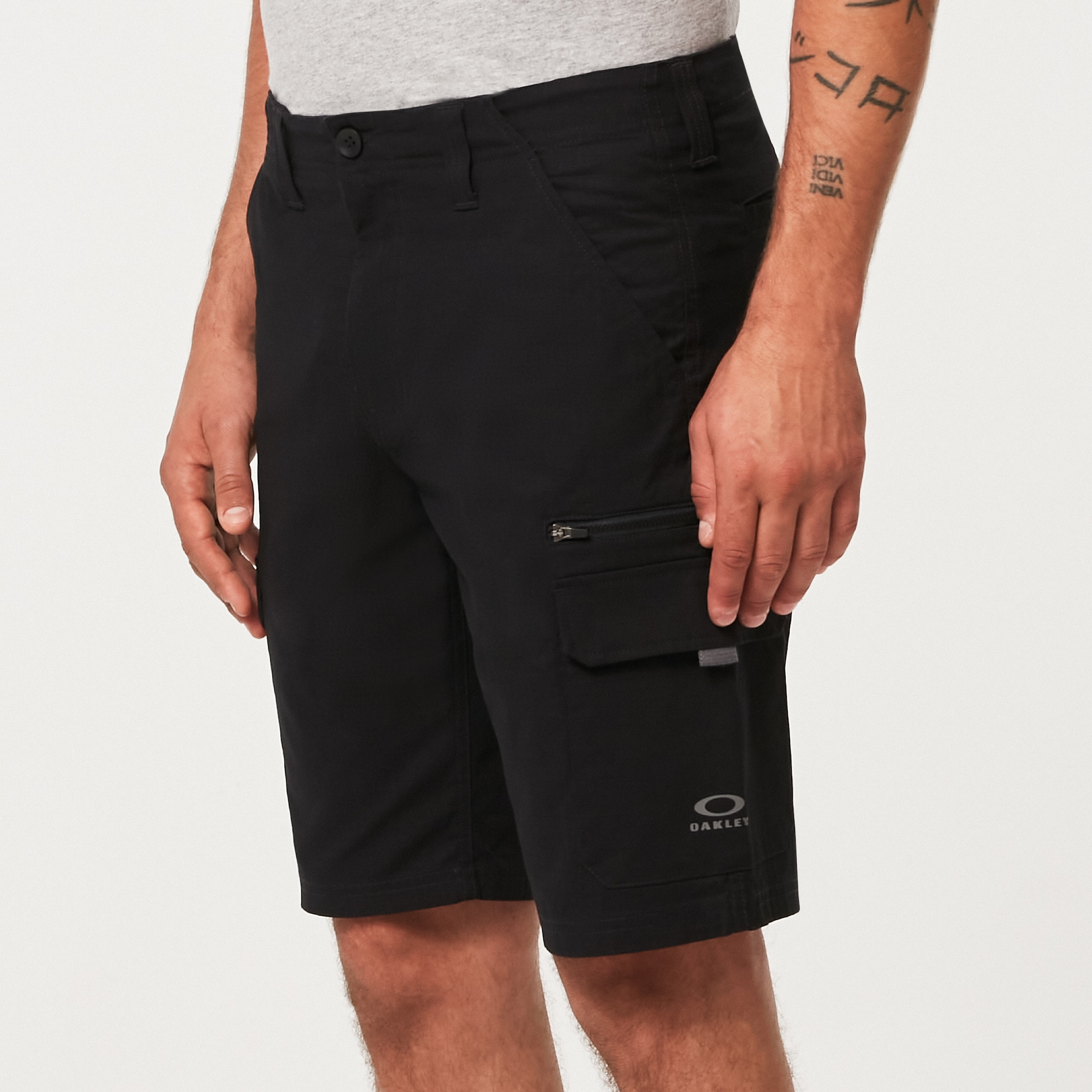 Oakley Vanguard Cargo Short 3.0 - Blackout | Oakley® US