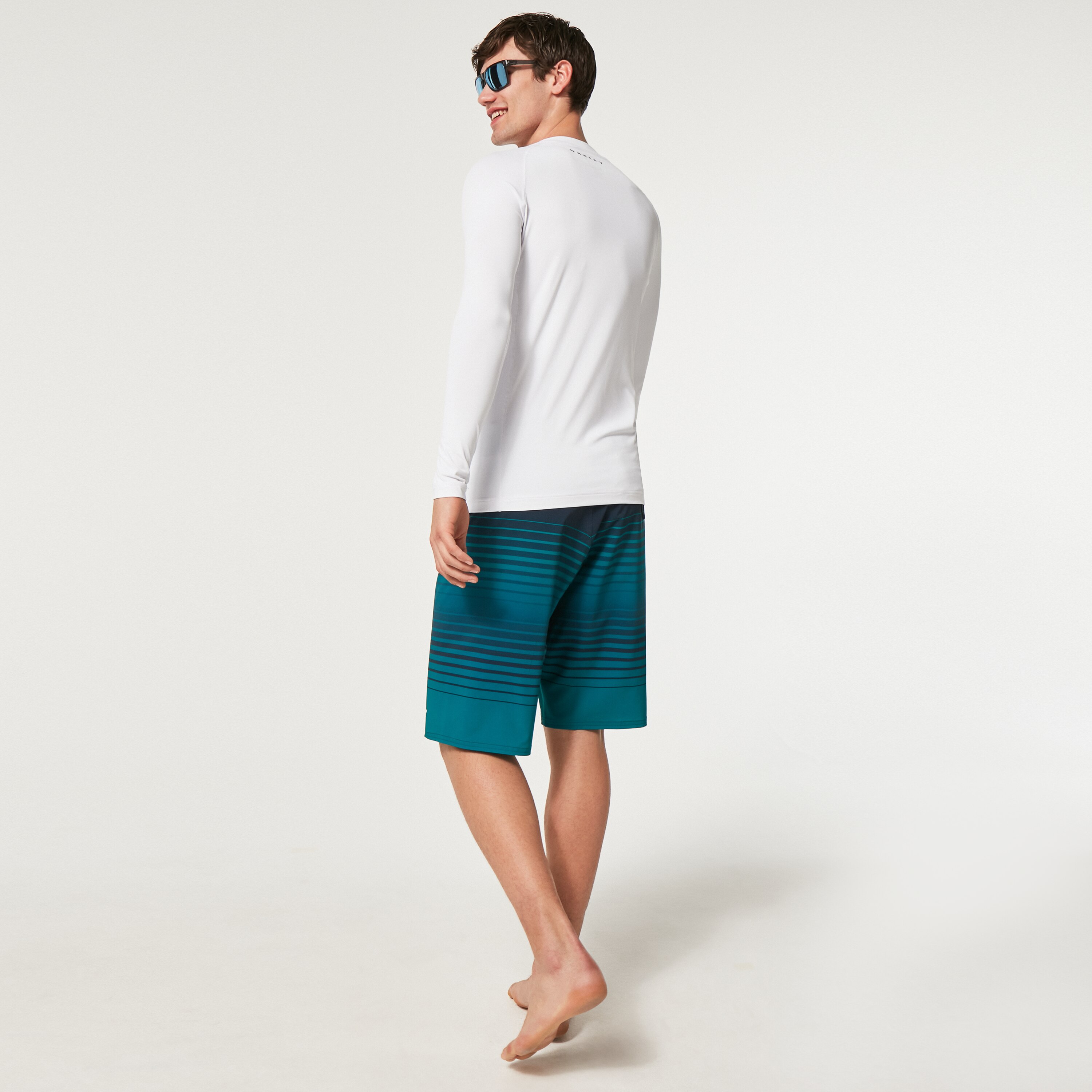 Oakley Fade Out 21" Rc Boardshort in Green/Fathom Stripes | Oakley® US