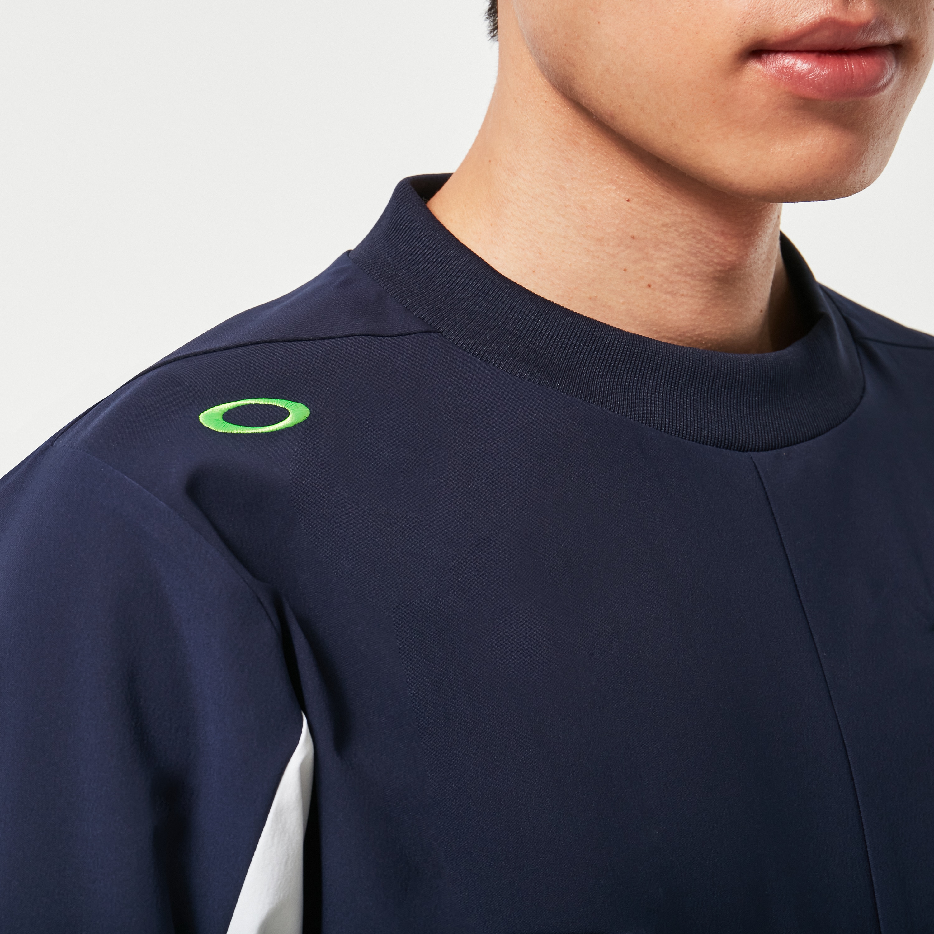Oakley Skull Water Resistant Pullover - Ad White/Navy | Oakley® 日本