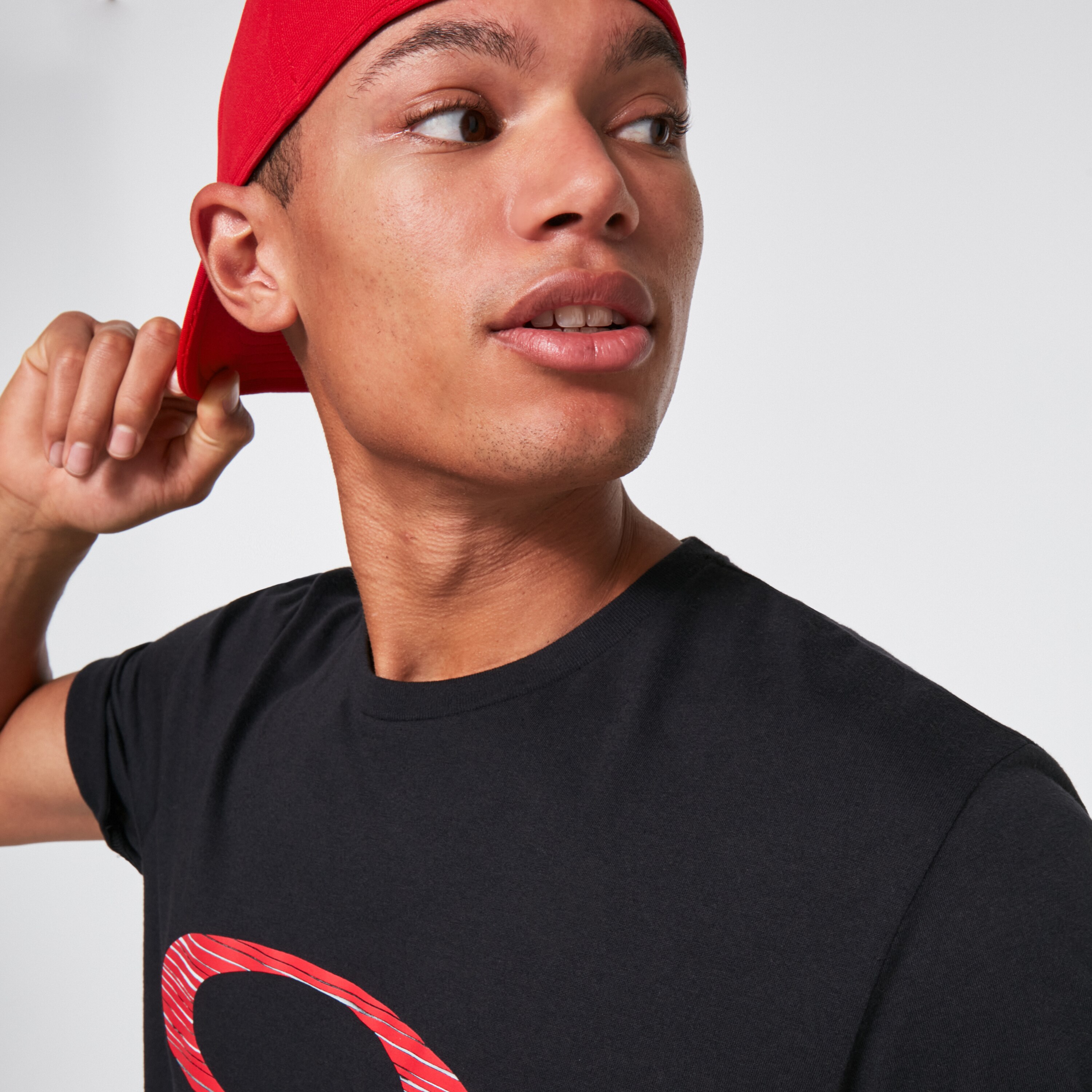 Oakley Laser Stripe Ellipse Tee - Blackout | Oakley® US