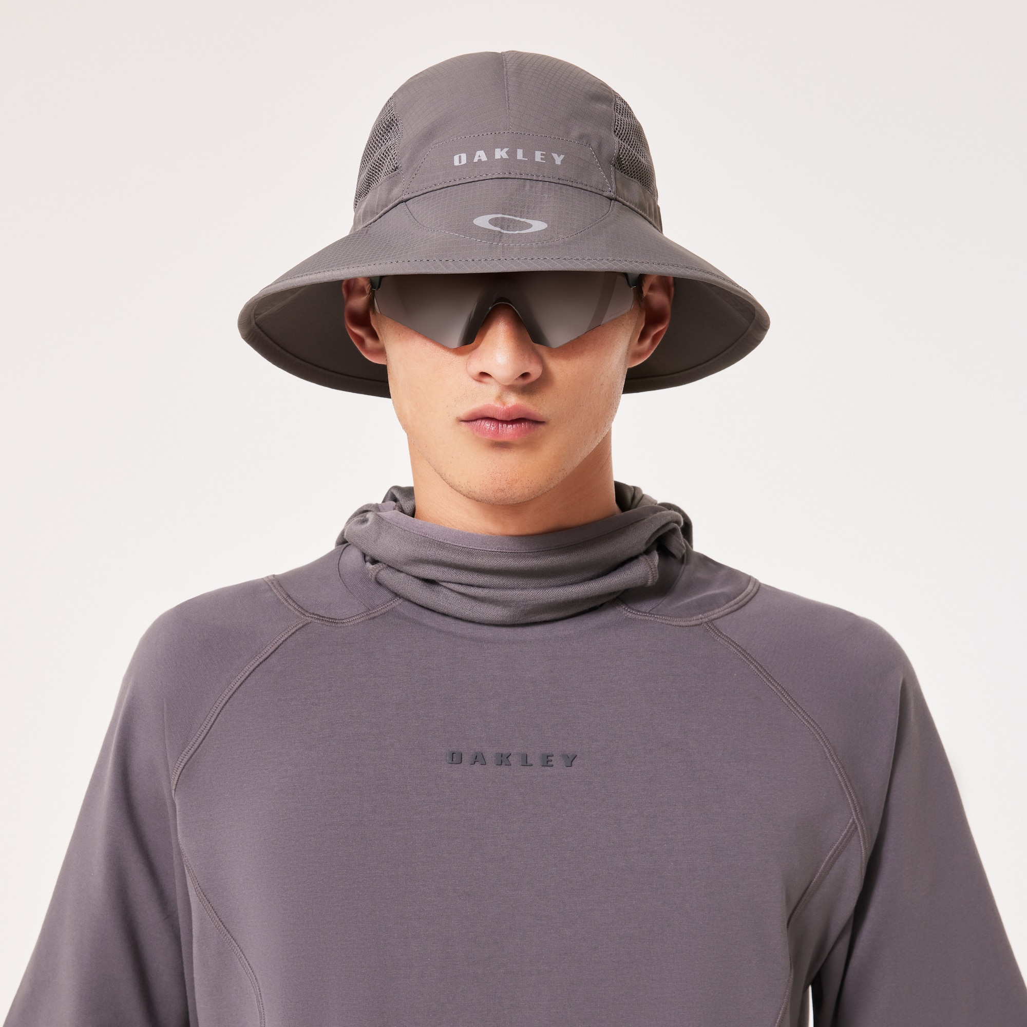 Oakley Latitude Flex SS Tee - Granite Gray | Oakley® US