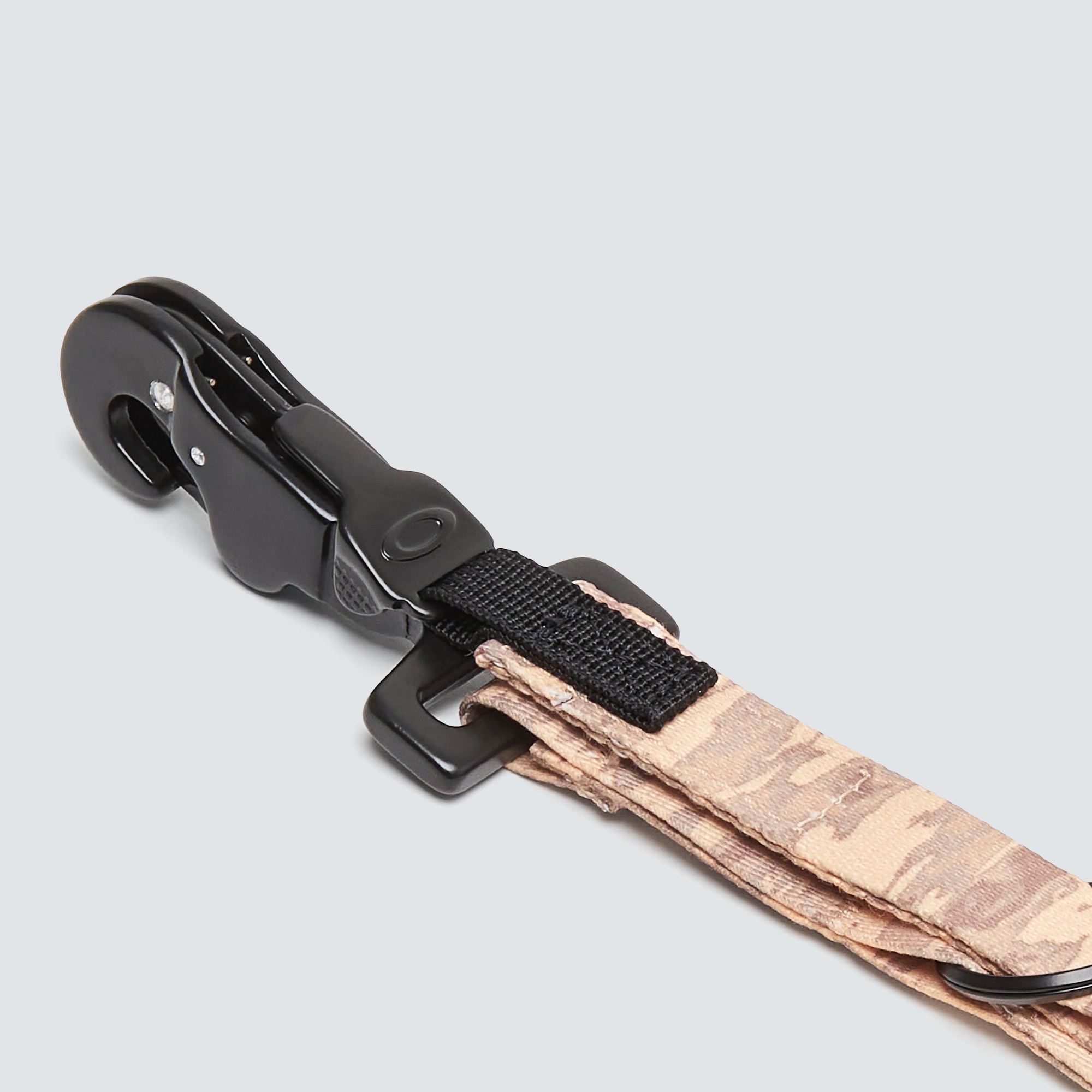 Oakley Wanderlust Keychain - Brush Tiger Camo Desert | Oakley® US