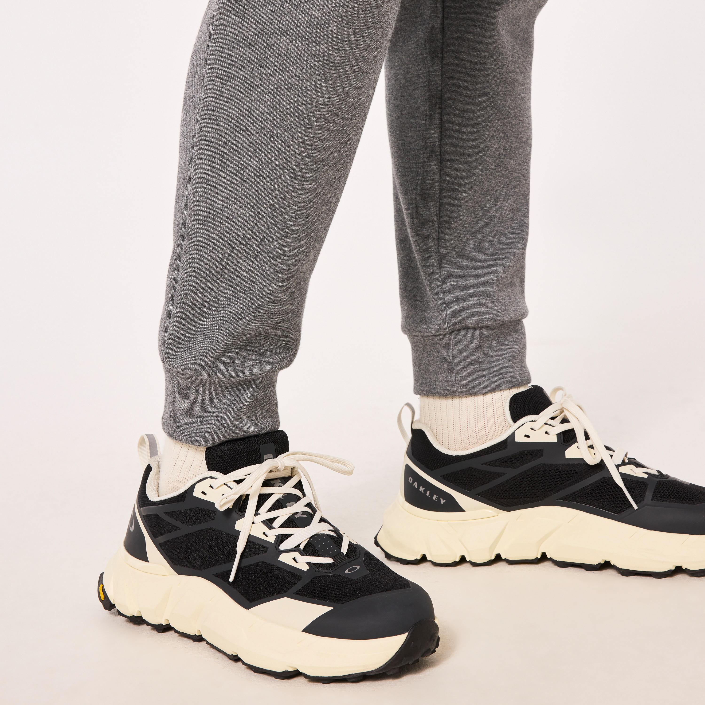 Oakley Roam Commuter Sweatpants - New Athletic Grey | Oakley® US