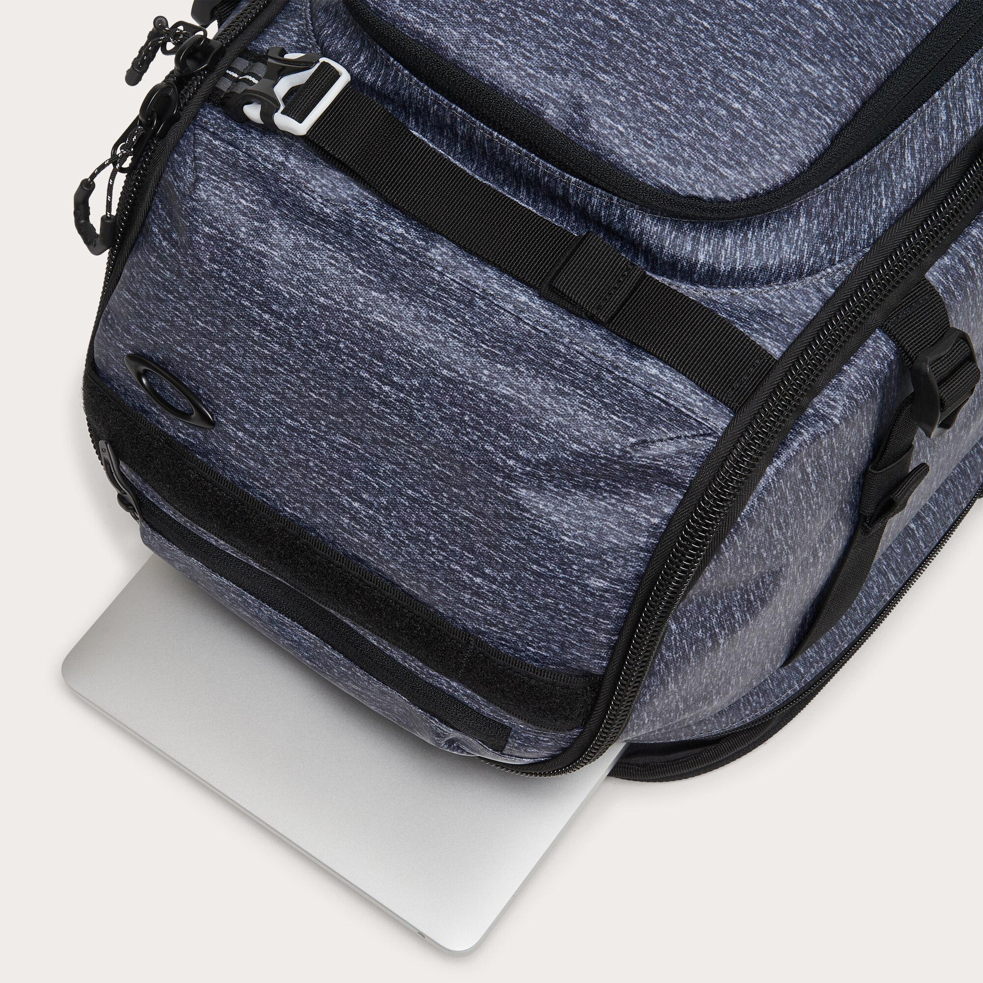 Oakley Enhance Buckle Backpack 8.0 - New Athletic Grey | Oakley® US