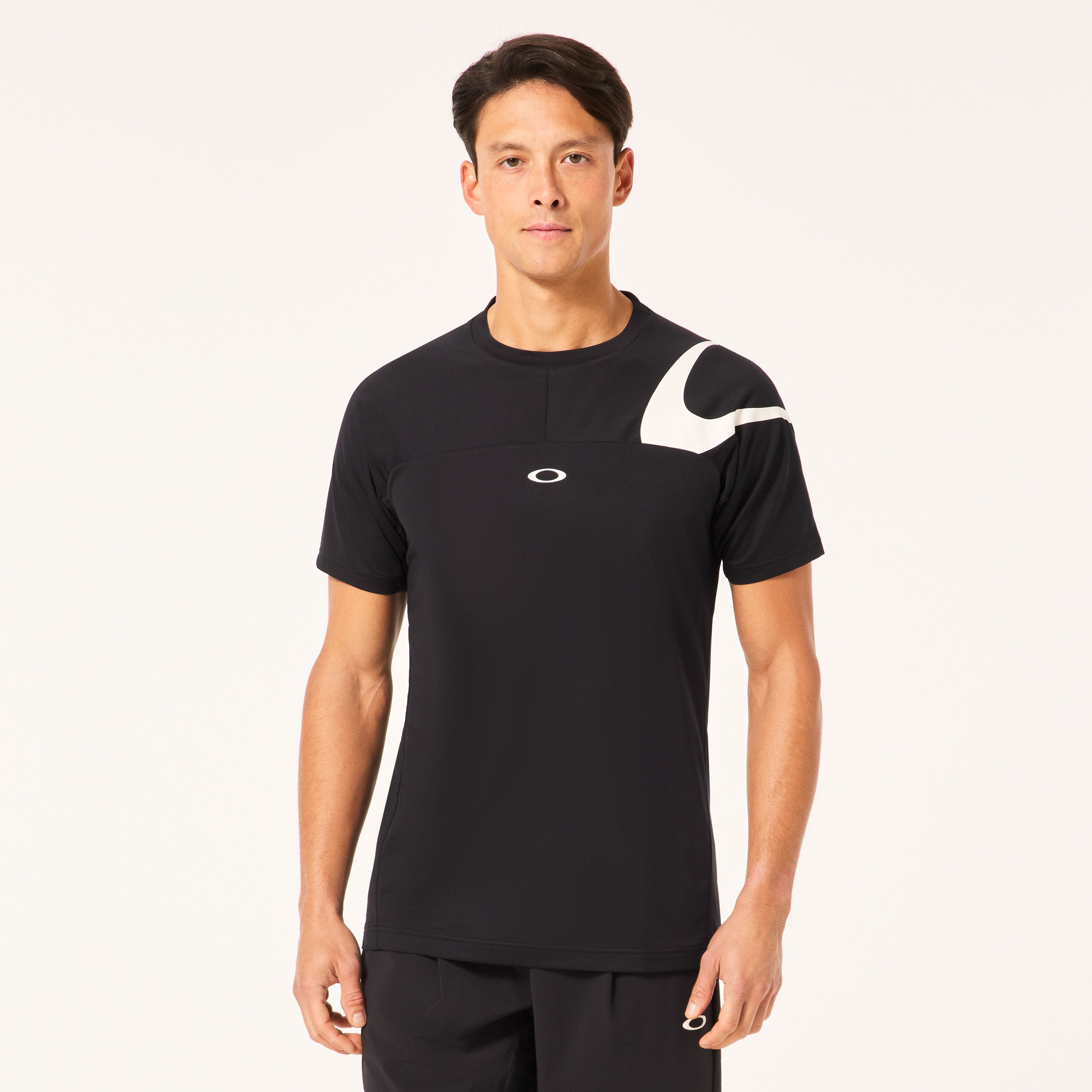 Oakley Enhance Tech Cold SS Crew 2.0 - Blackout | Oakley® 日本