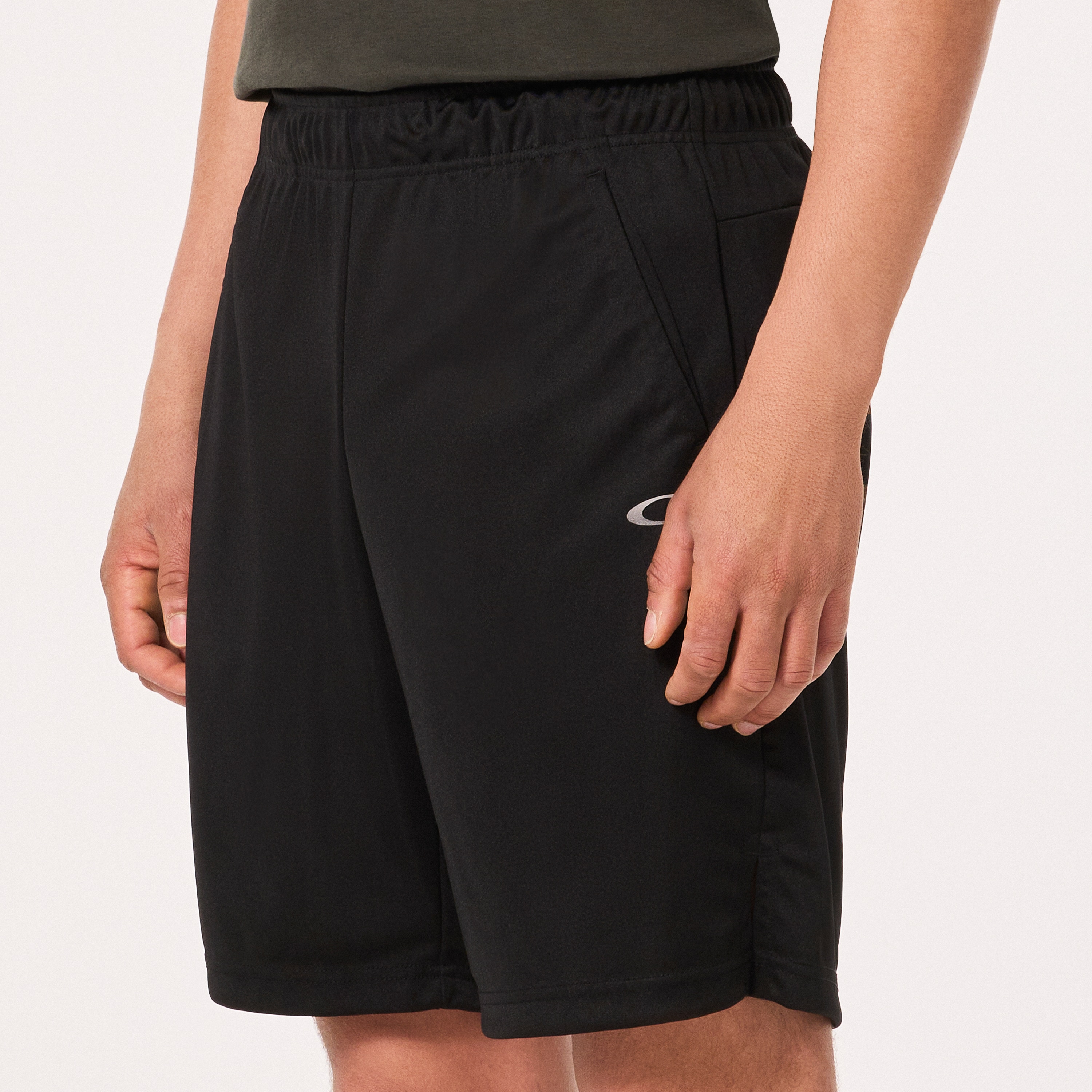 Oakley Foundational 9" Short 3.0 in Blackout | Oakley® US