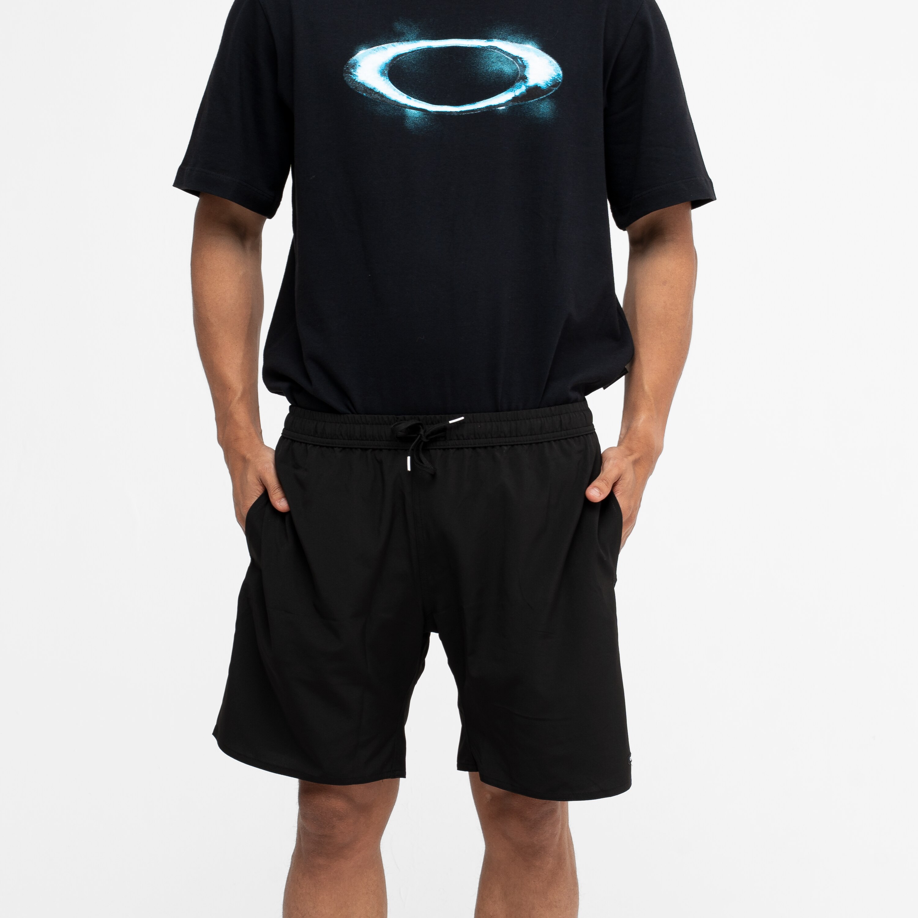 Oakley Shorts Oakley Oakley Essential Pocket - Blackout | Oakley® BR