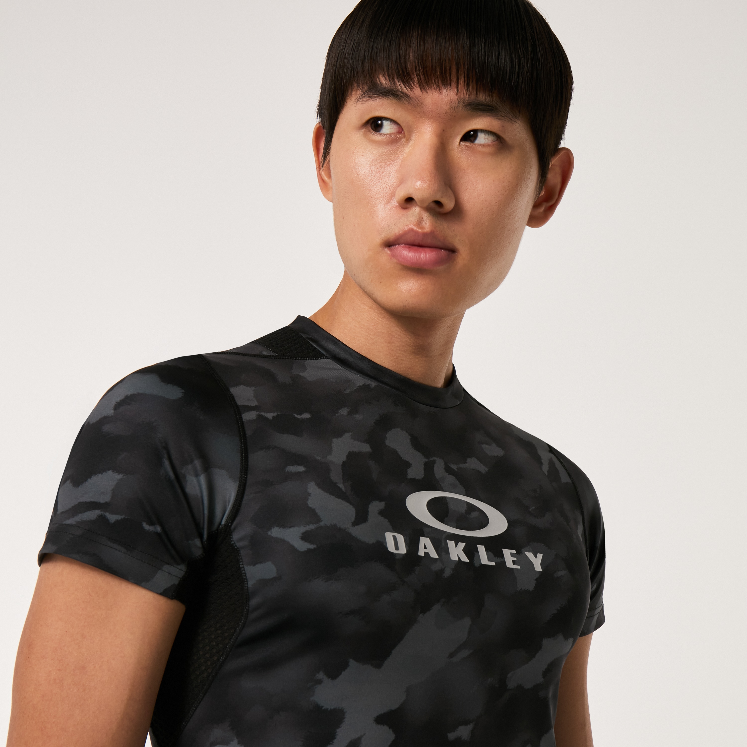オークリー Technical Base Layer SS Crew 3.0 Black Print | オークリー公式ストア 日本